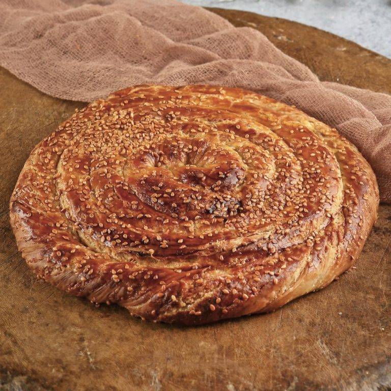 Tahini Roll: A Nutty and Sweet Pastry Recipe